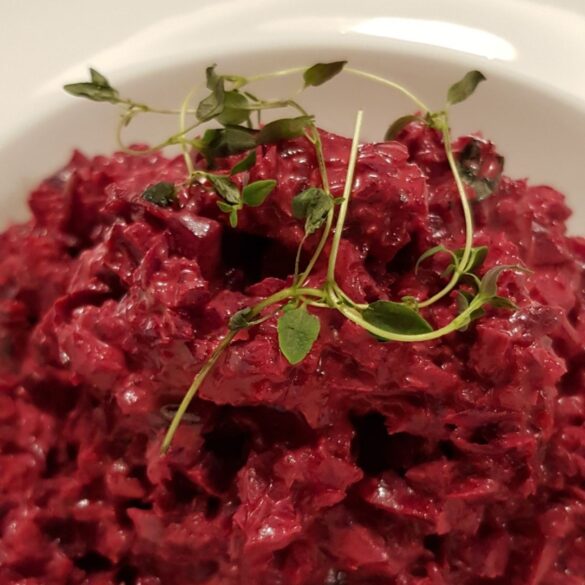 Rødbedeslaw med frisk timian - Salateri